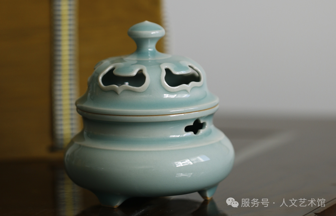 The Altar of Incense: The Smell God Likes - TheoSophia